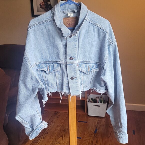 Levi's | Jackets & Coats | Levi Strauss Cropped Denim Jacket | Poshmark